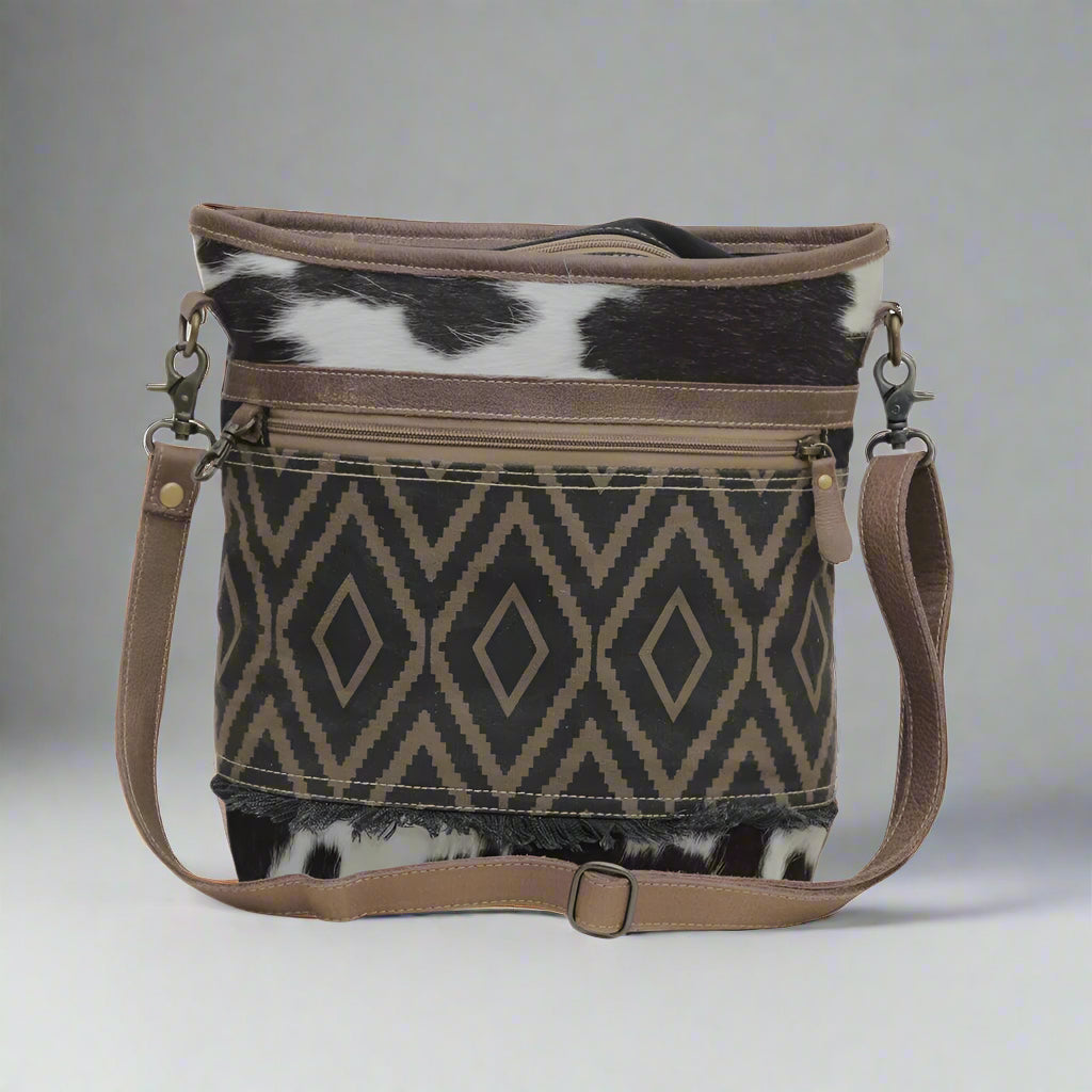 Cedar Shoulder Bag by Myra Bag – Montana Gift Corral
